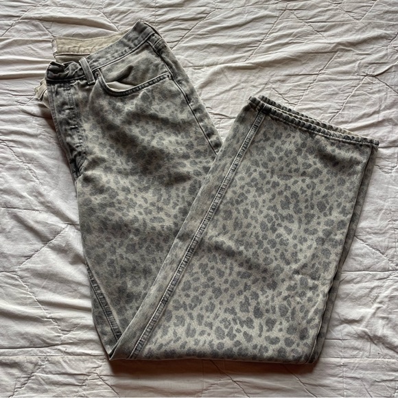 Universal Thread | Jeans | Universal Thread 9s Baggy Gray Leopard Print ...